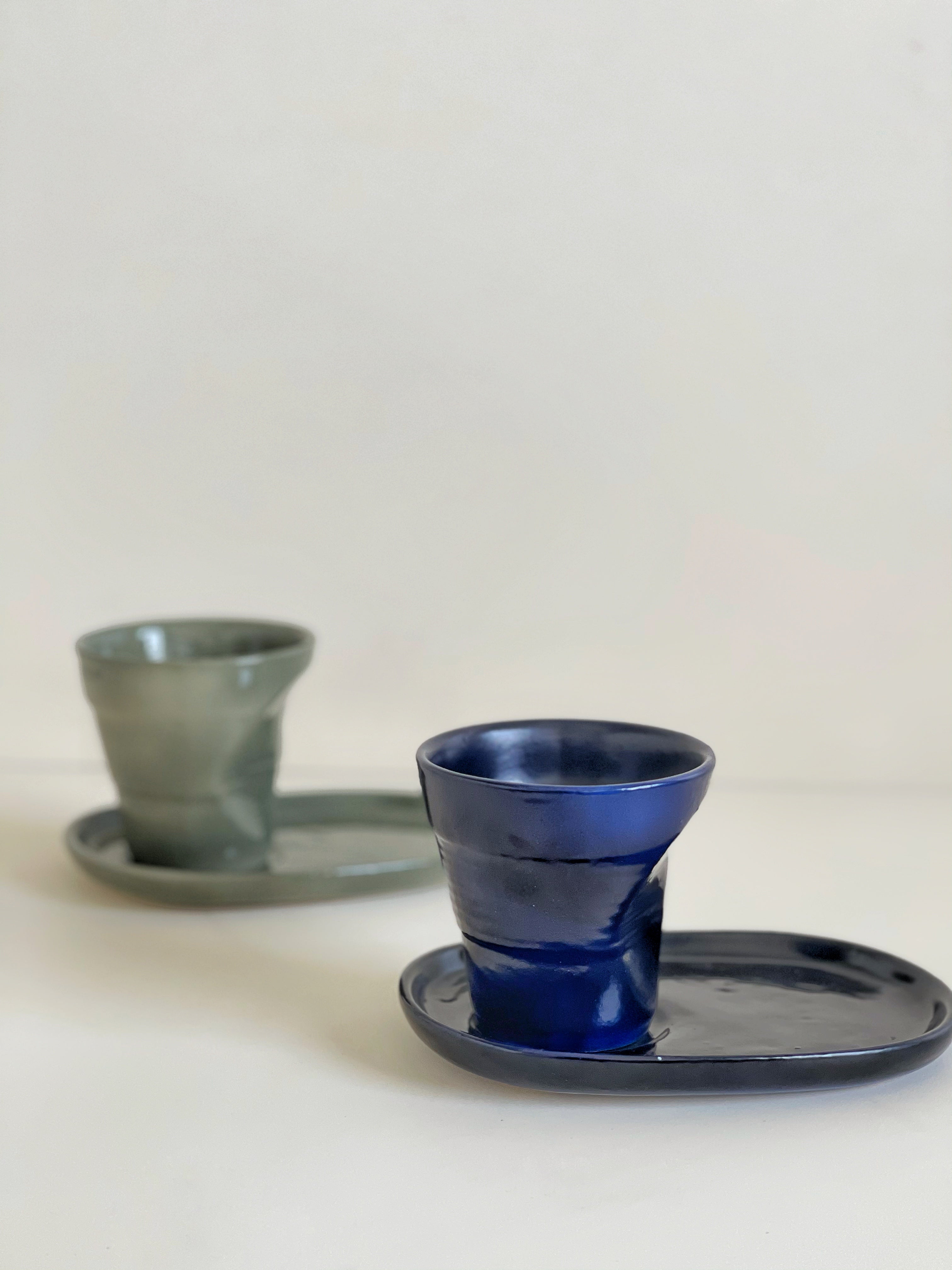Crushed Mugs With Oval Saucer(Set Of 2) – Niras Ceramics