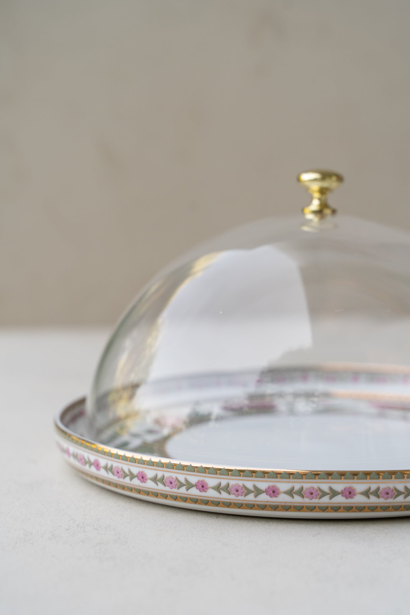 Medium Acrylic Dome (without platter) – Niras Ceramics